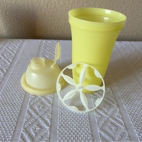 Tupperware | Kitchen | Vintage Tupperware Yellow Salad Dressing Shaker ...